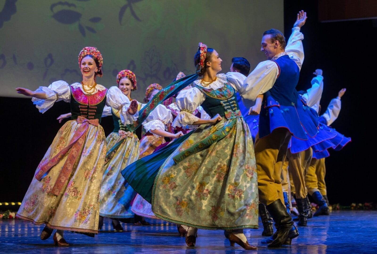 Polish Folk Dance Performances by Mazowsze are a Spectator Sport - PASI EDU