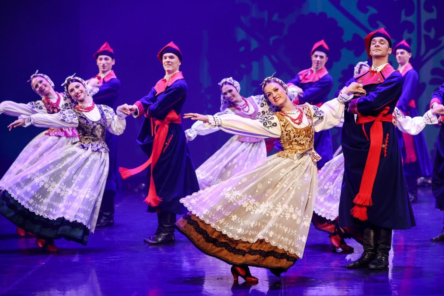 Polish Folk Dance Performances by Mazowsze are a Spectator Sport - PASI EDU