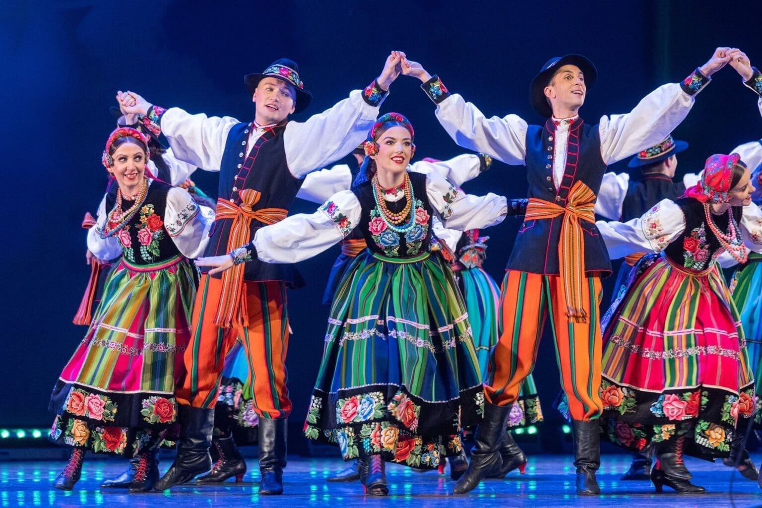Polish Folk Dance Performances by Mazowsze are a Spectator Sport - PASI EDU
